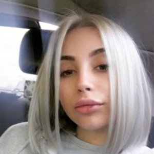 Ariellehope Jerkmate live cam on FapCam.tv