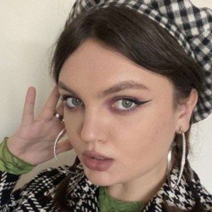 Fancylilly Jerkmate live cam on FapCam.tv