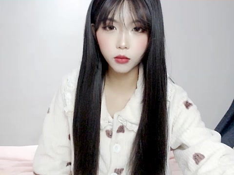 Hk_xiaoxiao Stripchat live cam on FapCam.tv